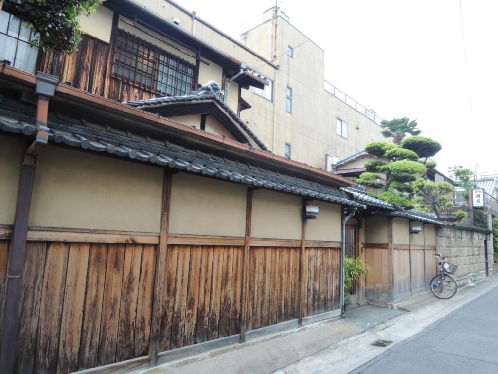 Japanese Style Ryokan Tubakisou | This is an old ryokan built in the 1930s.